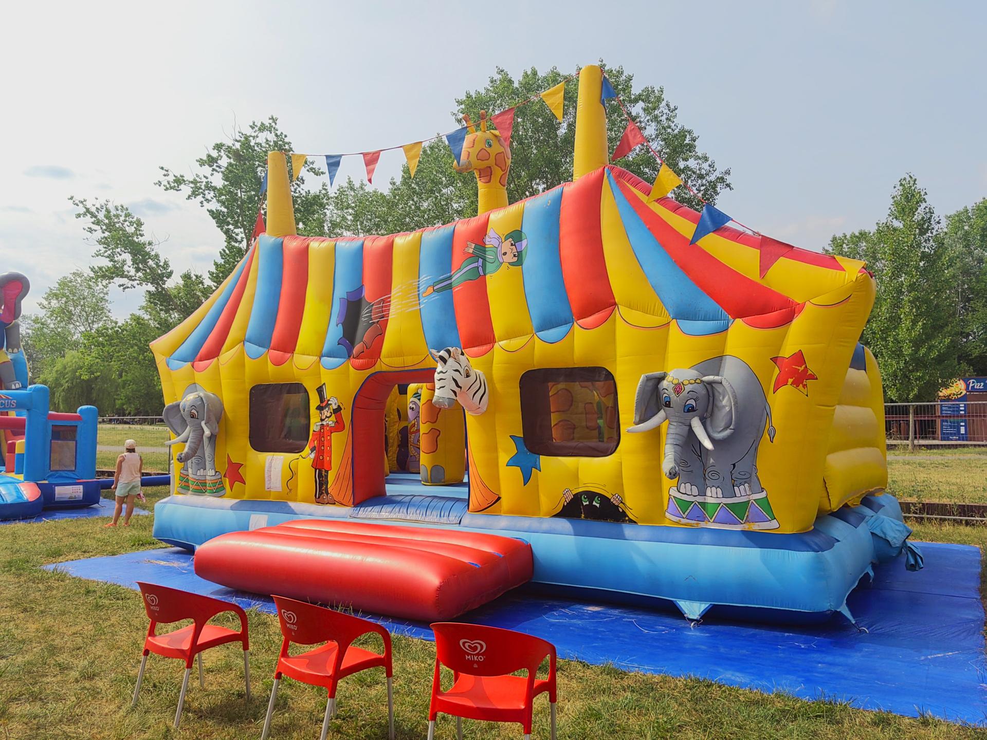 Structures gonflables | Lac de Madine – Votre base de loisirs en Lorraine